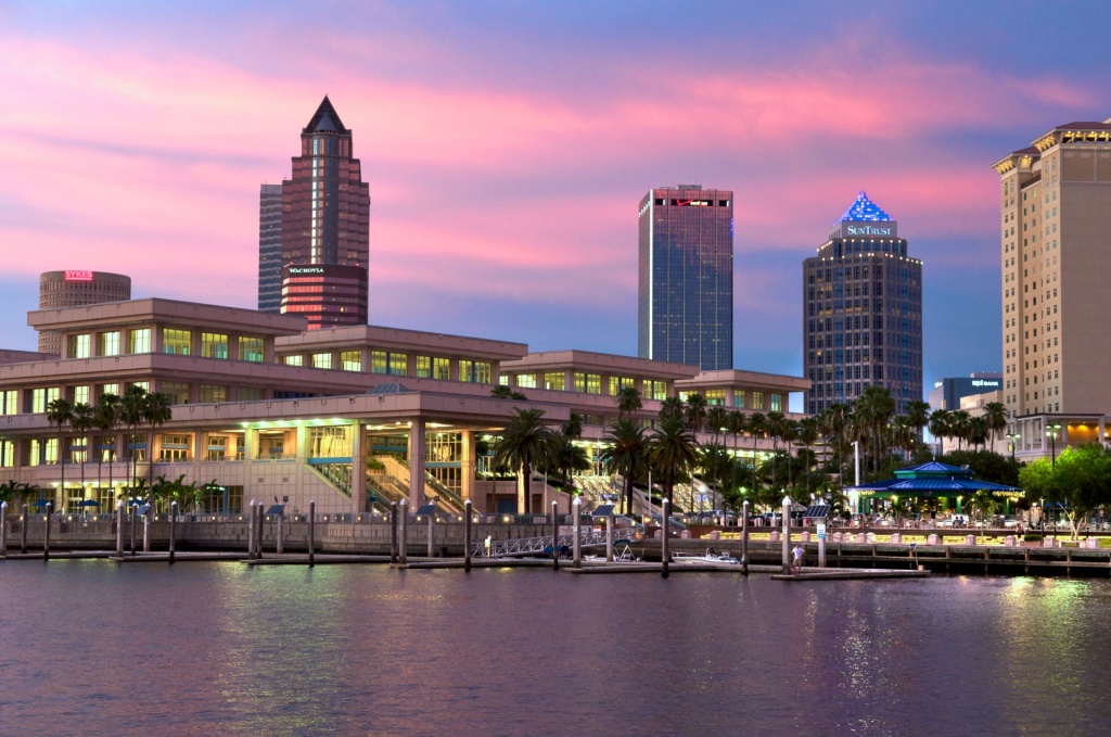 Riverwalk é passeio imperdível em Tampa, Flórida | Qual Viagem